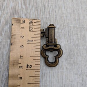 Bronze Tone Clover Top Skeleton Key Lapel Pin - Etsy