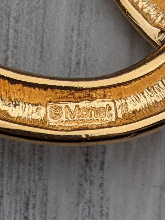 1980s Monet Warm Gold Tone Metal Looping Outline Broo… - Gem