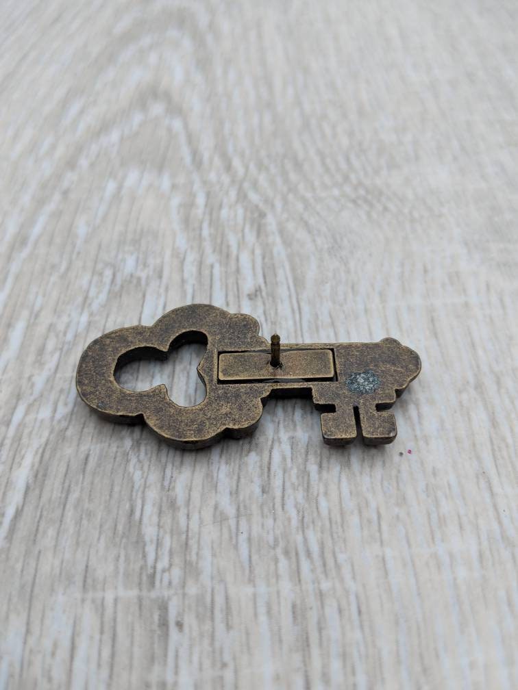 Bronze Tone Clover Top Skeleton Key Lapel Pin | Etsy