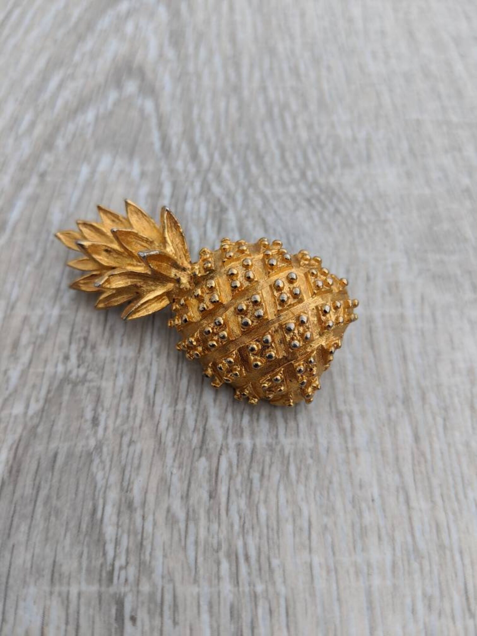Warm Textured Gold Tone Pineapple Brooch - Etsy