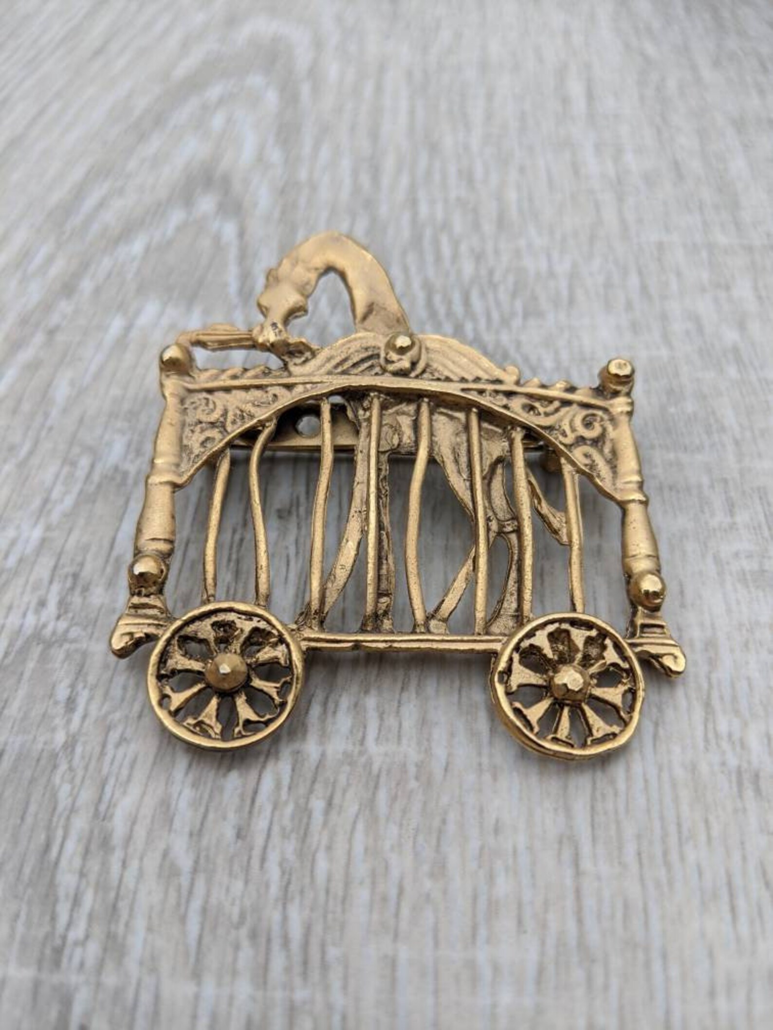 Gold Tone Metal Giraffe and Circus Train Car or Wagon Brooch - Etsy