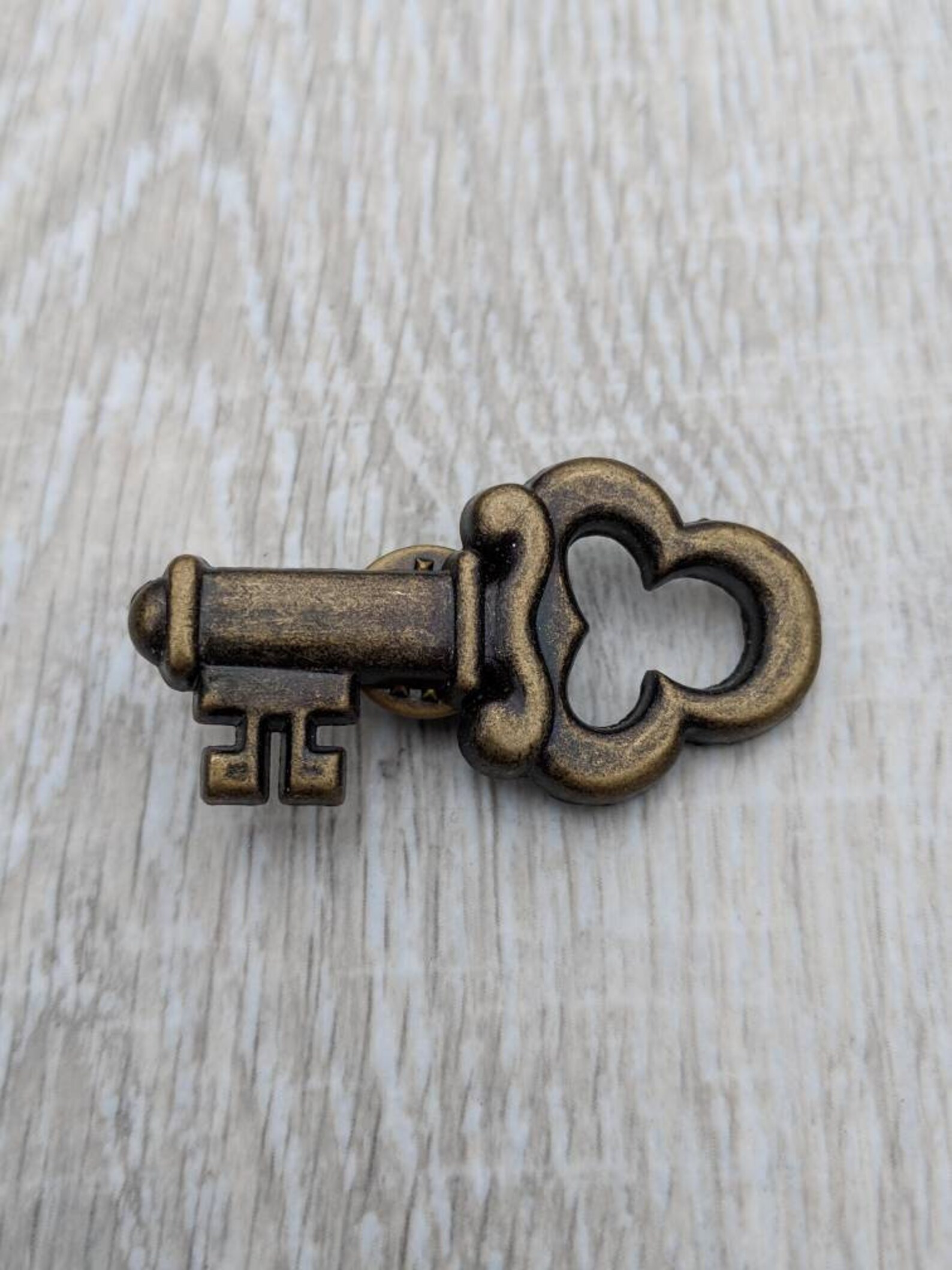 Bronze Tone Clover Top Skeleton Key Lapel Pin | Etsy