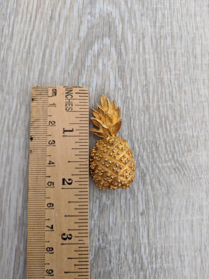 Warm Textured Gold Tone Pineapple Brooch - Etsy