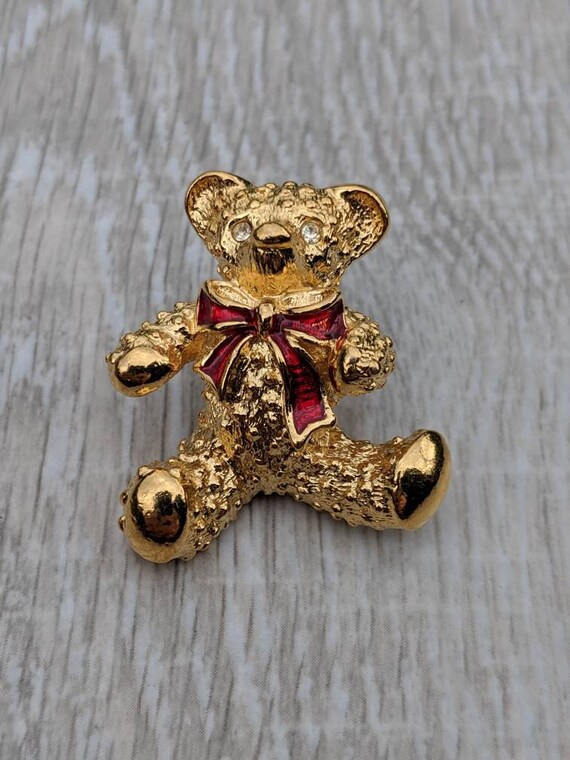 1989 Avon Textured Gold Tone Teddy Bear with a Brght … - Gem
