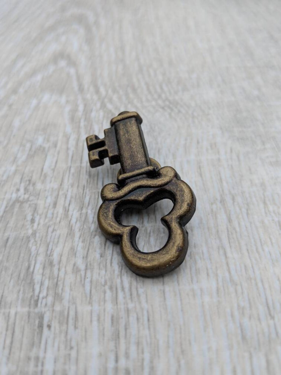 Bronze Tone Clover Top Skeleton Key Lapel Pin | Etsy