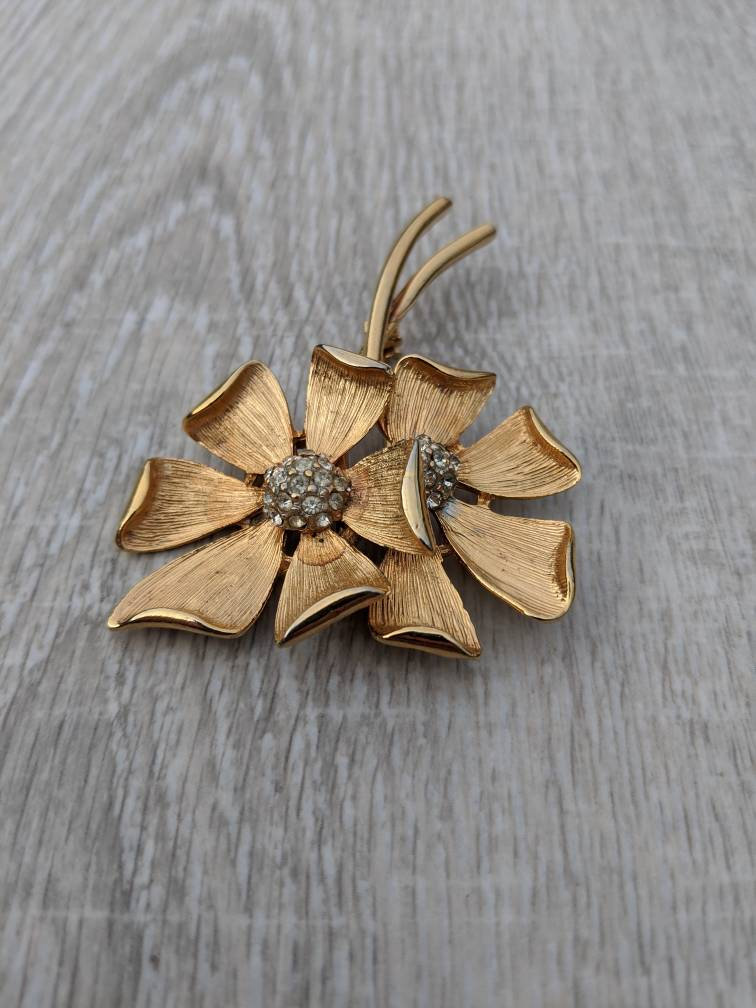 Textured and Glossy Gold Tone Six-petal Flowers With | Etsy