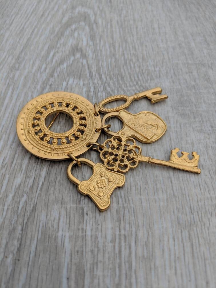 Large Etruscan Style Skeleton Key and Padlock Gold Tone | Etsy