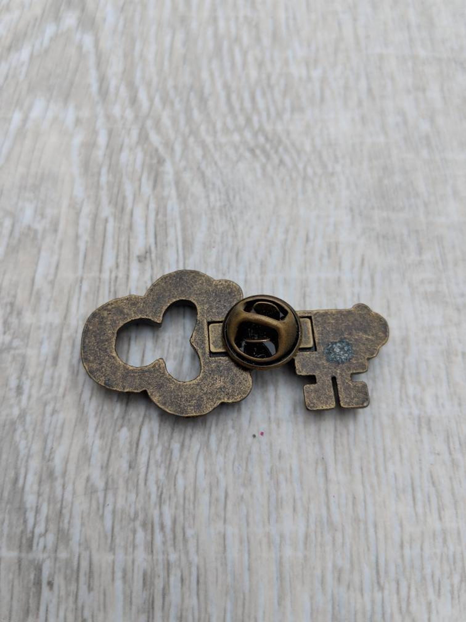 Bronze Tone Clover Top Skeleton Key Lapel Pin | Etsy