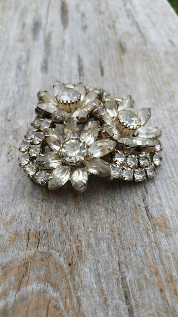 Rhinestone Flower Cluster Brooch - Gem