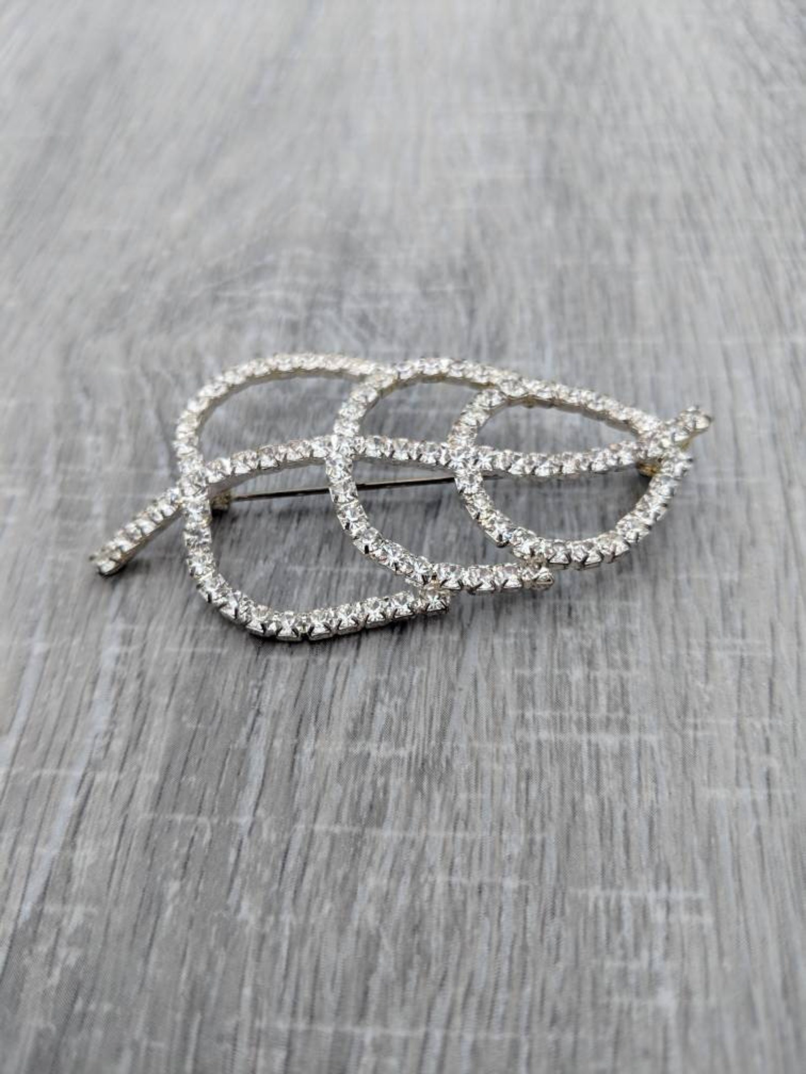 Dazzling Clear Rhinestone and Silver Tone Leaf Outline Brooch - Etsy