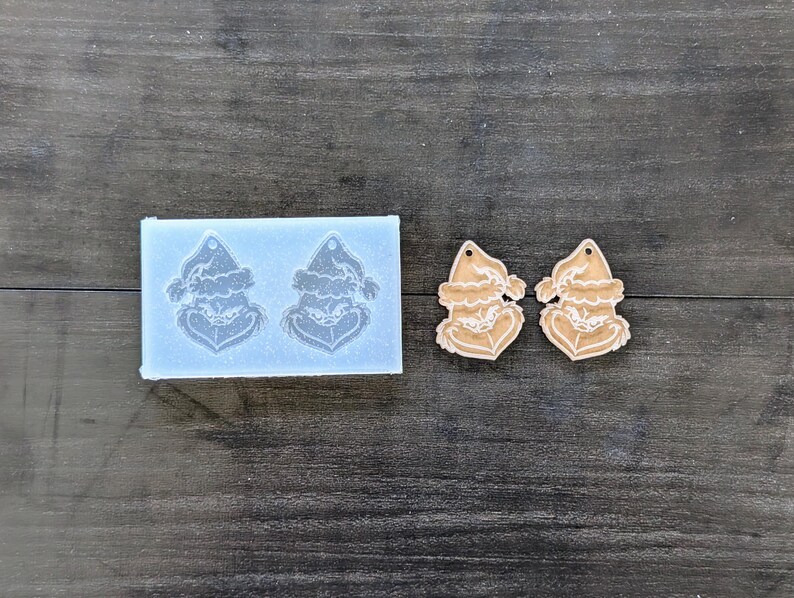 Grinch and Shriveled Heart Word Earring Mold for UV or Epoxy Resin ...