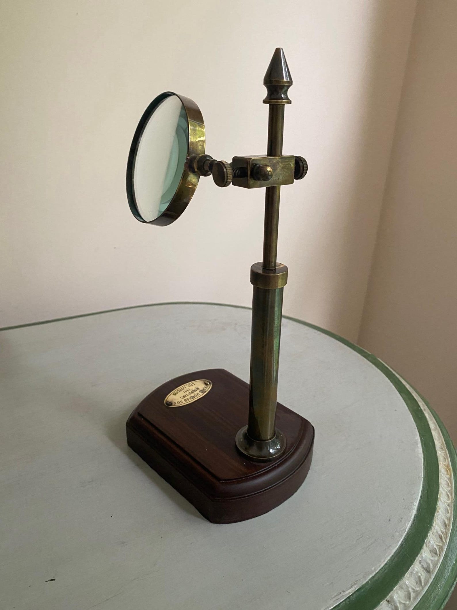 Antiqued Standing Magnifying Glass - Etsy