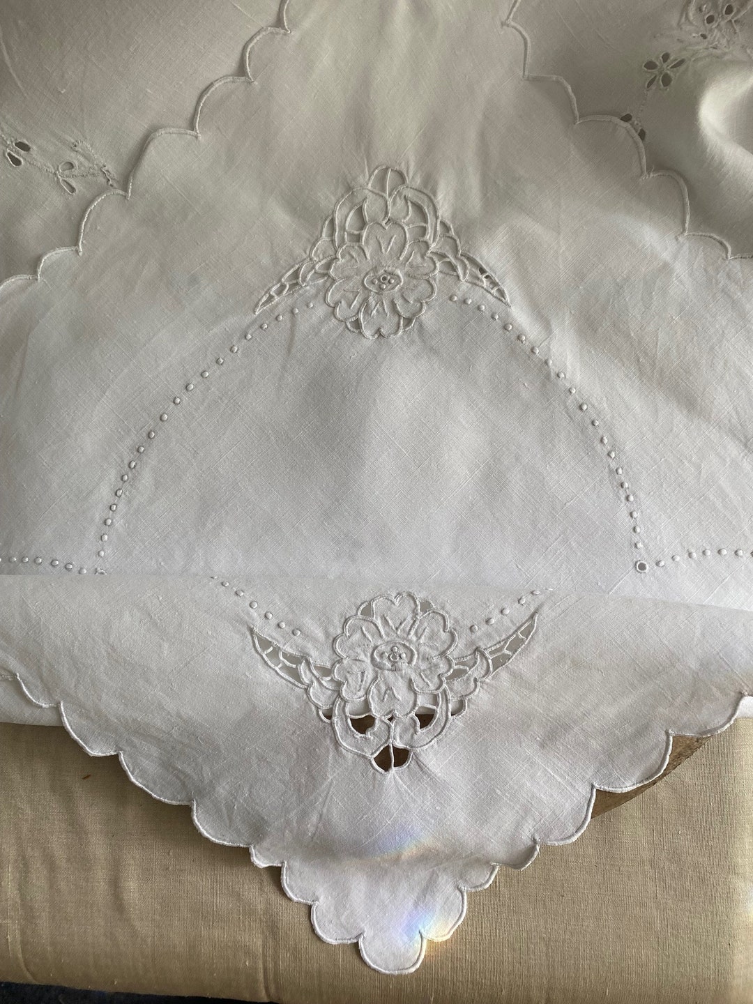 Vintage 40" X 40" Hand Embroidered Table Topper - Etsy