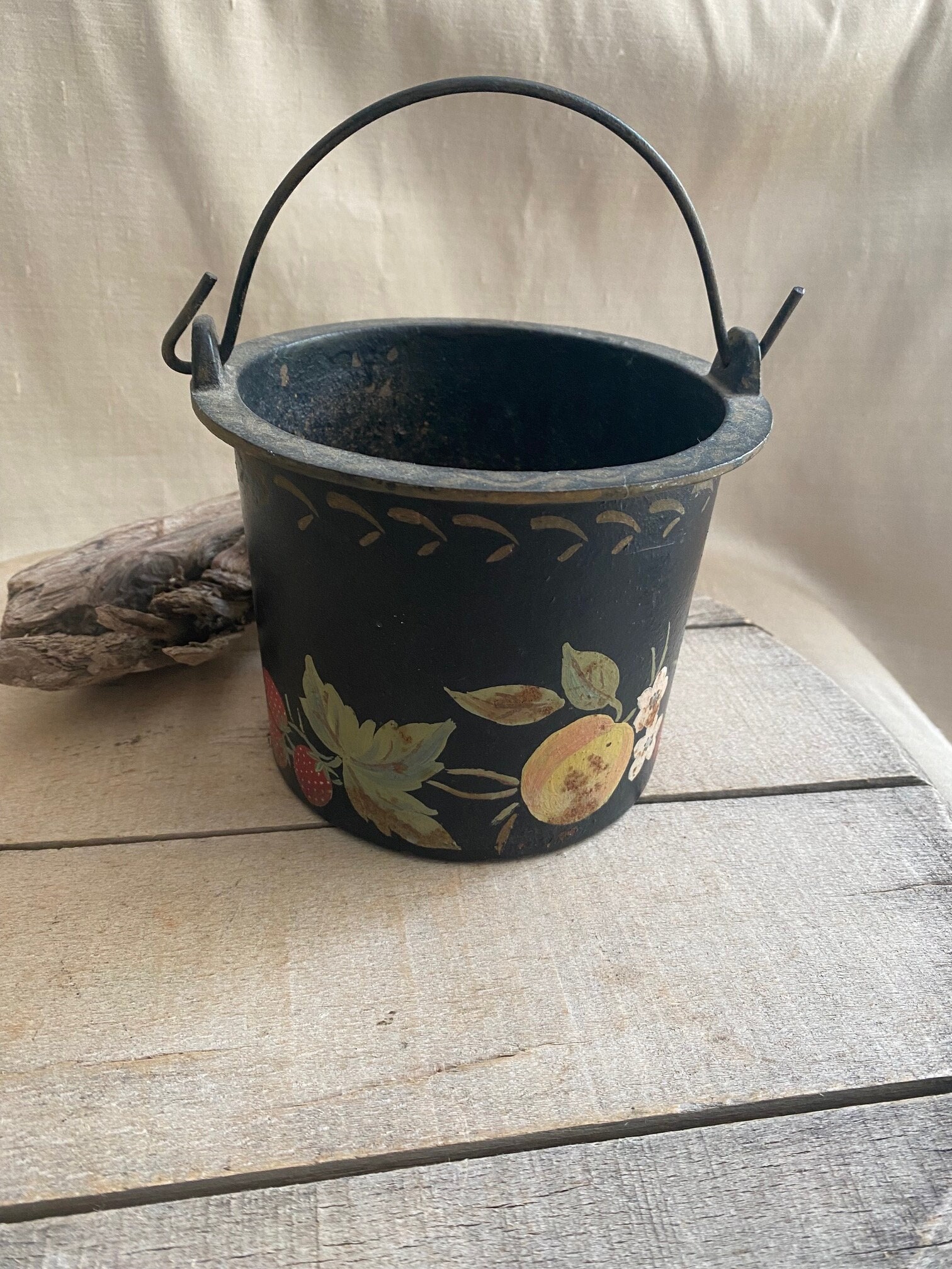 Vintage Cast Iron Painted Bucket - Etsy