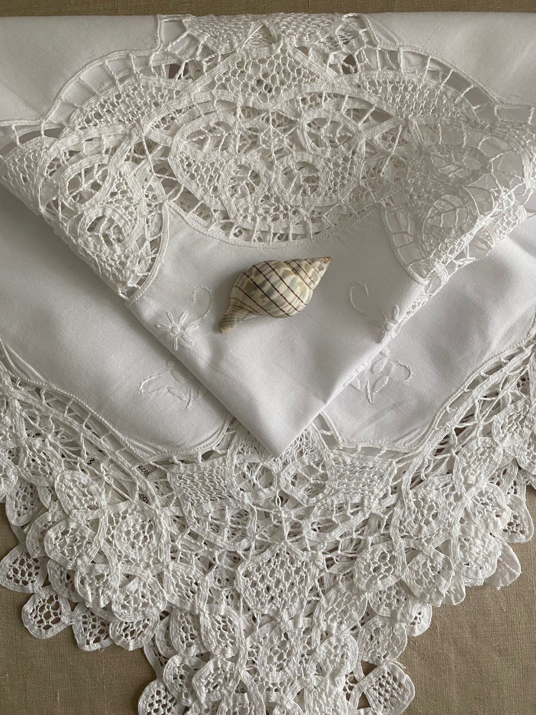 Vintage 32 Square Lace Table Topper - Etsy