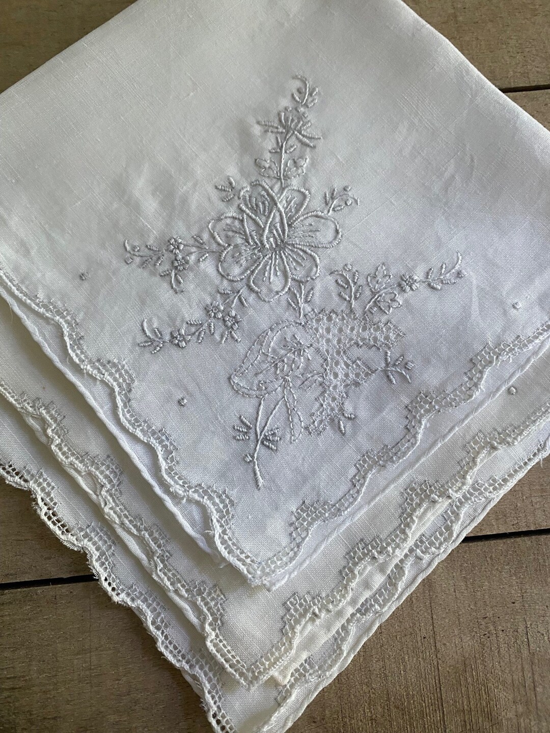 Vintage Linen Embroidered Handkerchiefs Set of 3 - Etsy