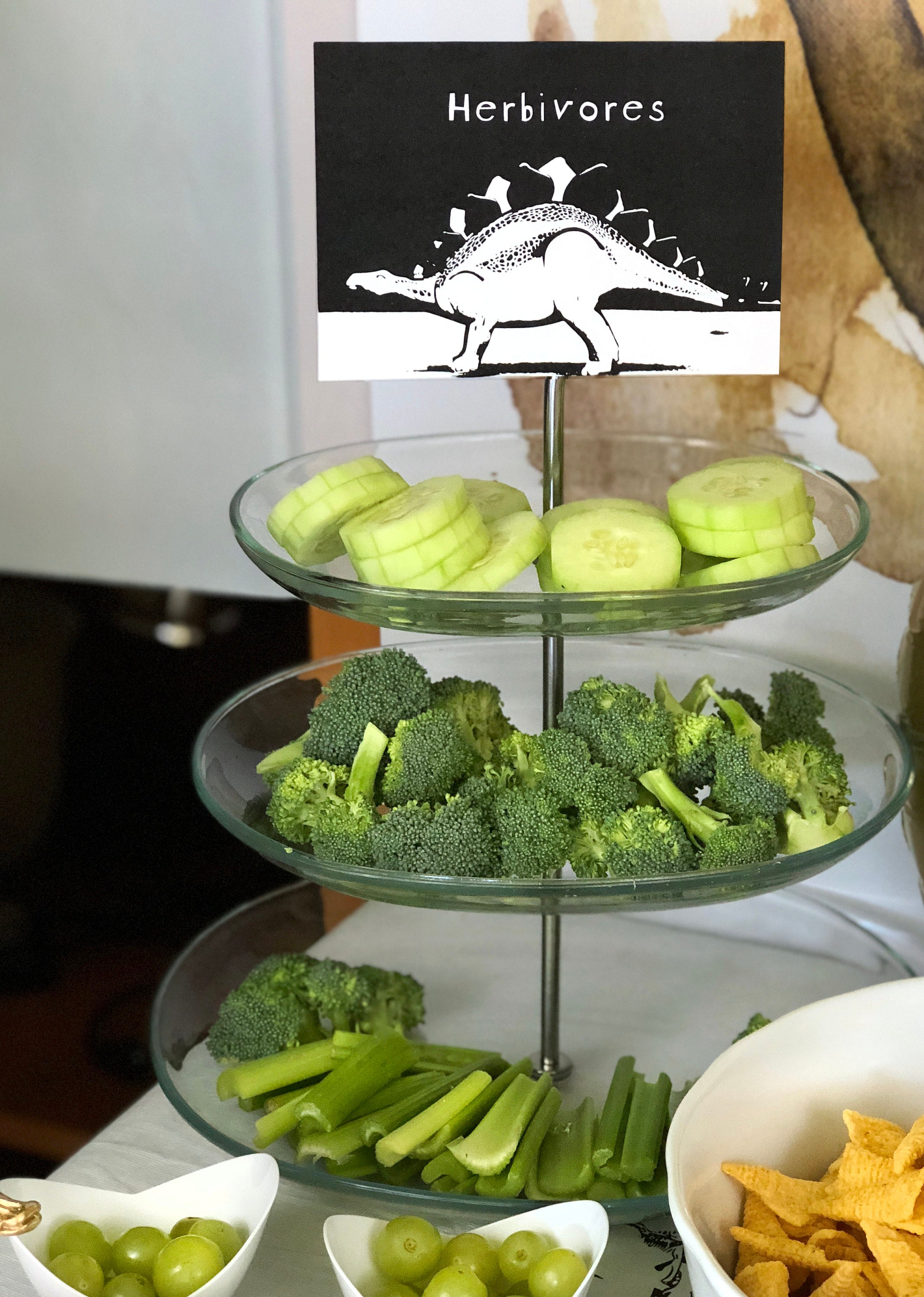 Dinosaur Party Printable Tent Cards, Jurassic Park Food Label ...