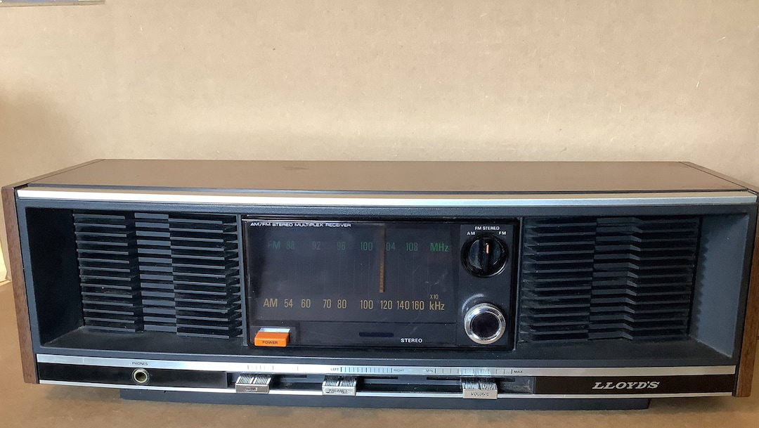 Vintage Lloyd’s AM/FM Stereo Multiplex Receiver Model H677G-215A ...
