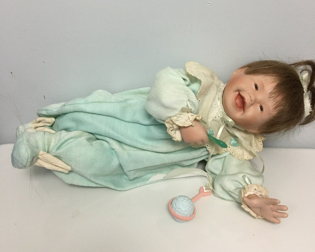 Ashton Drake/kathy Hippensteel "my First Tooth" Porcelain Doll in Aqua ...