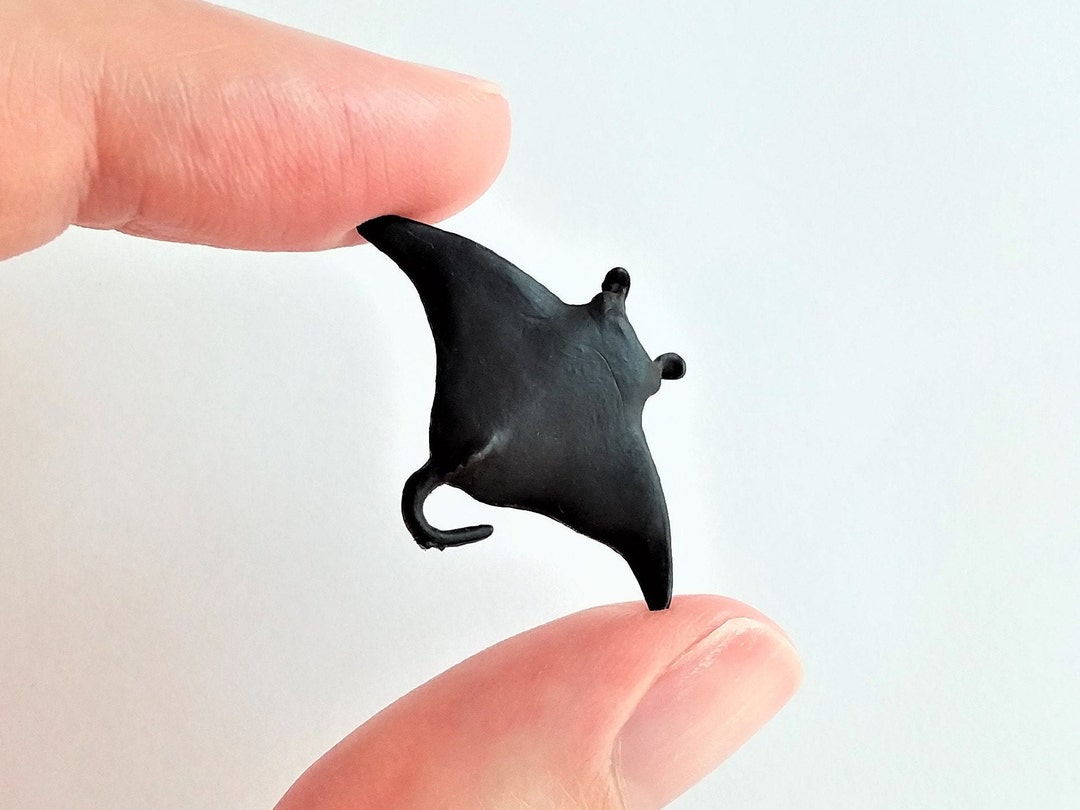 Tiny Manta Ray Figurine - Soft Plastic Stingray for Diorama or Aquarium ...