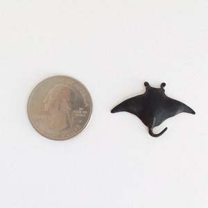 Tiny Manta Ray Figurine - Soft Plastic Stingray for Diorama or Aquarium ...
