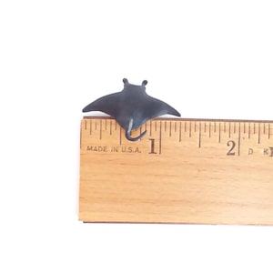 Tiny Manta Ray Figurine - Soft Plastic Stingray for Diorama or Aquarium ...
