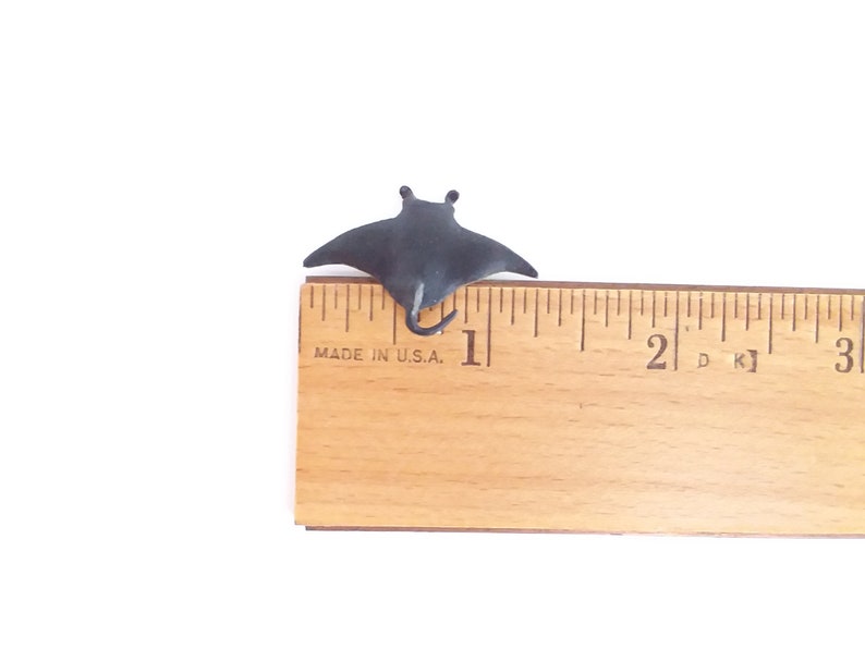Tiny Manta Ray Figurine - Soft Plastic Stingray for Diorama or Aquarium ...