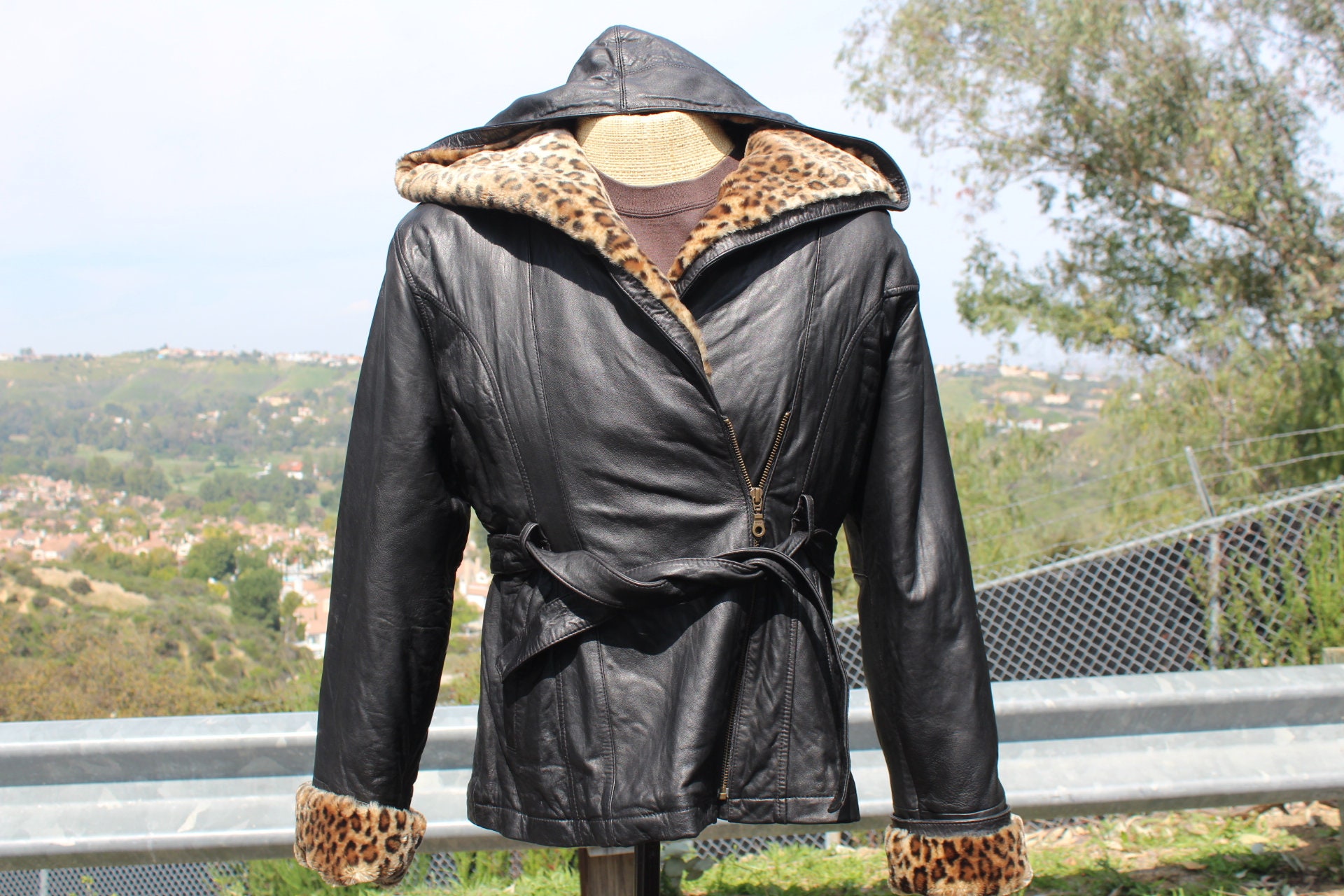 RARE Black Leather Wilson's Parka Cheetah Lining Medium RARE Black Leather Wilson's Parka Cheetah Lining Medium