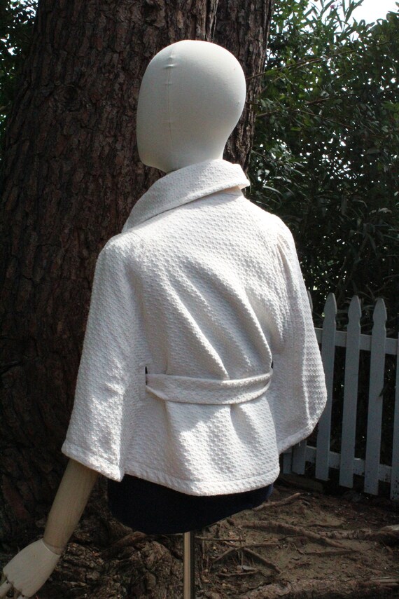 Early 70s White Cotton Cape w Built in Belt & Brass B… - Gem