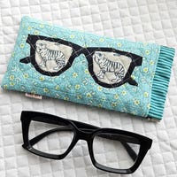 Soft Padded Eyeglass Case PDF Pattern – 3 Sizes | DIY Sunglasses Holder ...