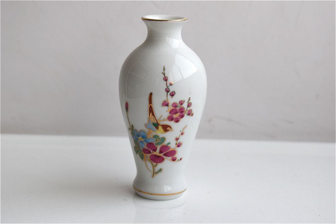 Vintage 4" Porcelain Small Miniature Vase Fine China Chinese White Gold ...