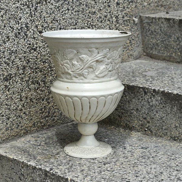 Footed Pot - Etsy