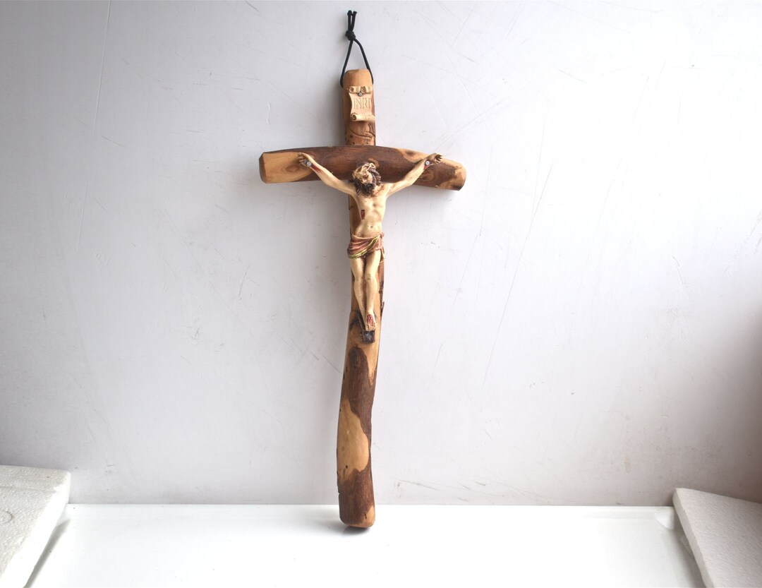 Vintage 13" Wood Crucifix Wall Hanging Resin Figurine Primitive \old ...