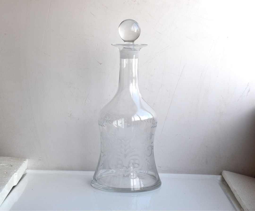Vintage 1.9 L Large Decanter Clear Glass Engraced Liquor Lidded Bottle ...