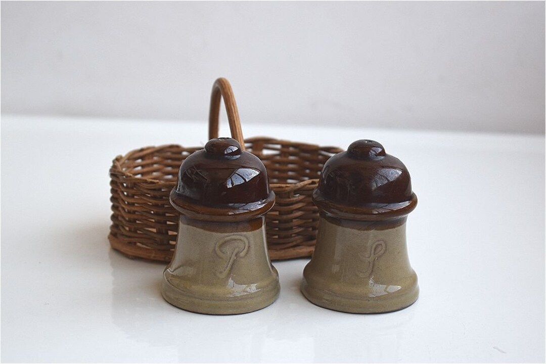 Vintage Set Salt Pepper Shakers Brown Beige Ceramic Wicker Basket ...