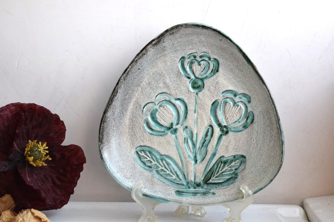 Vintage Triangle Wall Plate Gray Turquoise Flower Truangular Mid ...