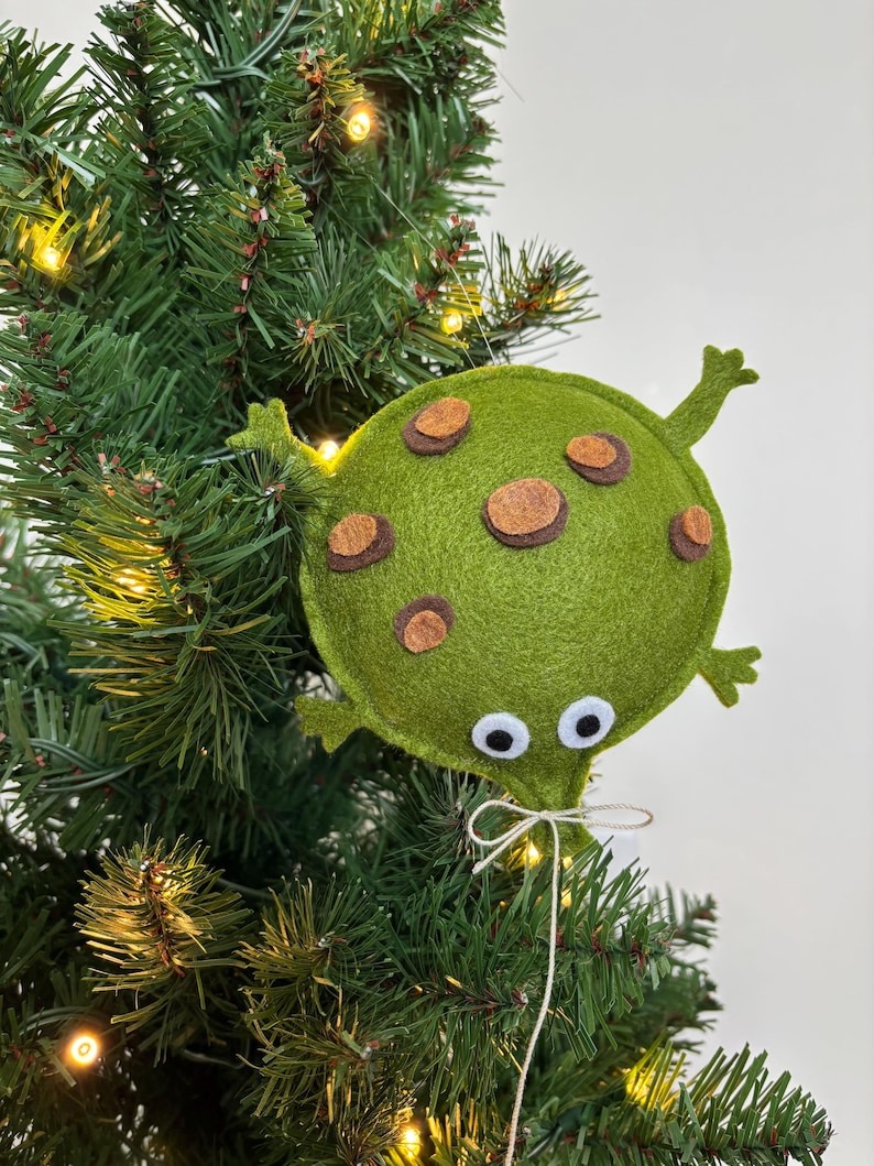 Shrek Inspired Felt Frog Balloon Ornament, Fairy Tale Decor - Etsy