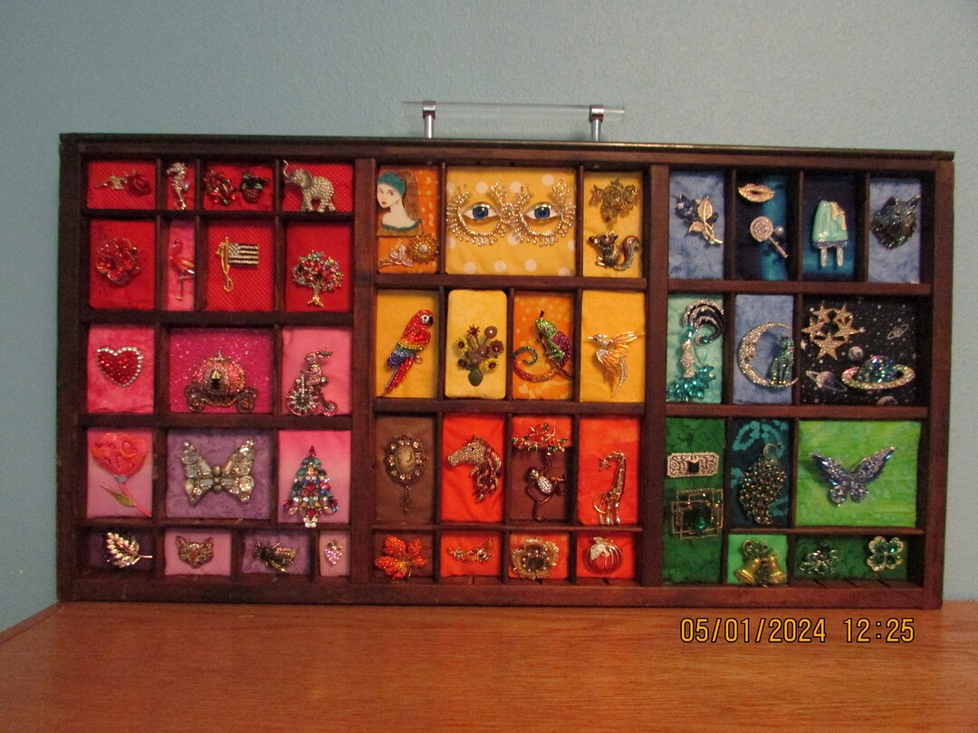 Brooch Display - Etsy