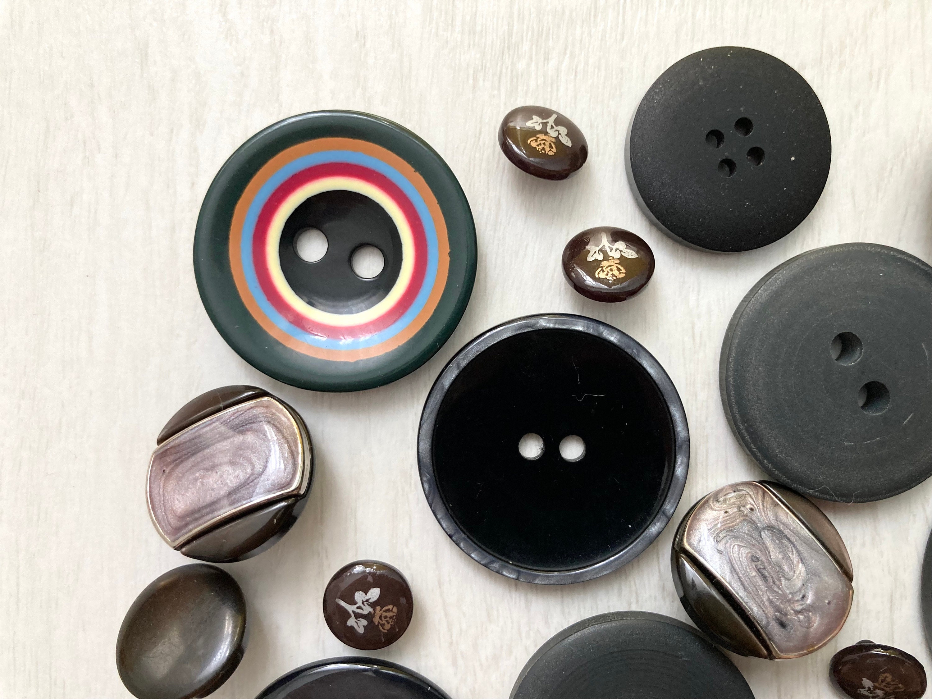 20 Assorted Vintage Plastic Buttons, Mixed Buttons, Junk Journal ...