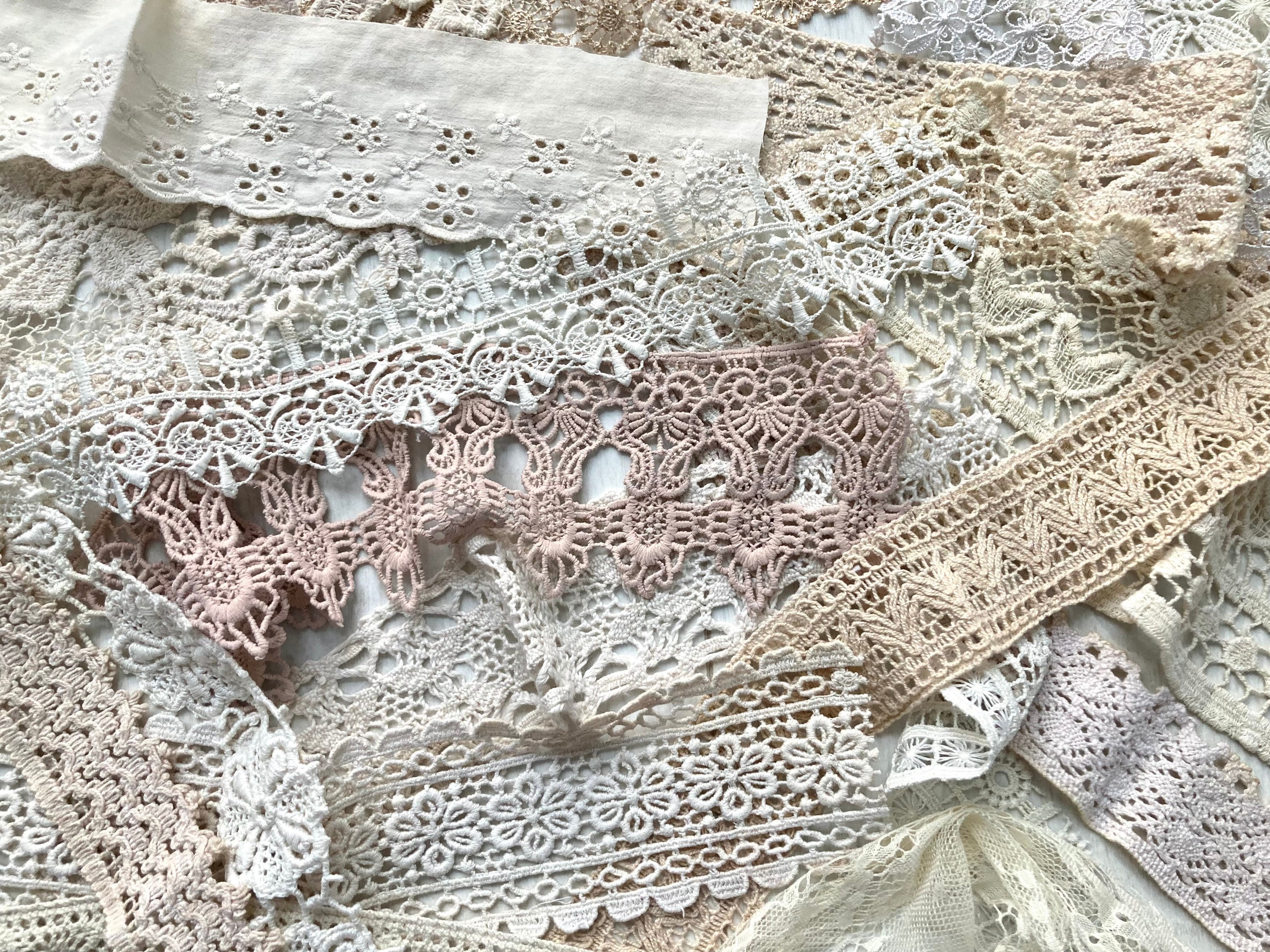 Mix of 20 Beige Vintage Lace Pieces, Ecru Lace Scrap Lot, Lace and Trim ...