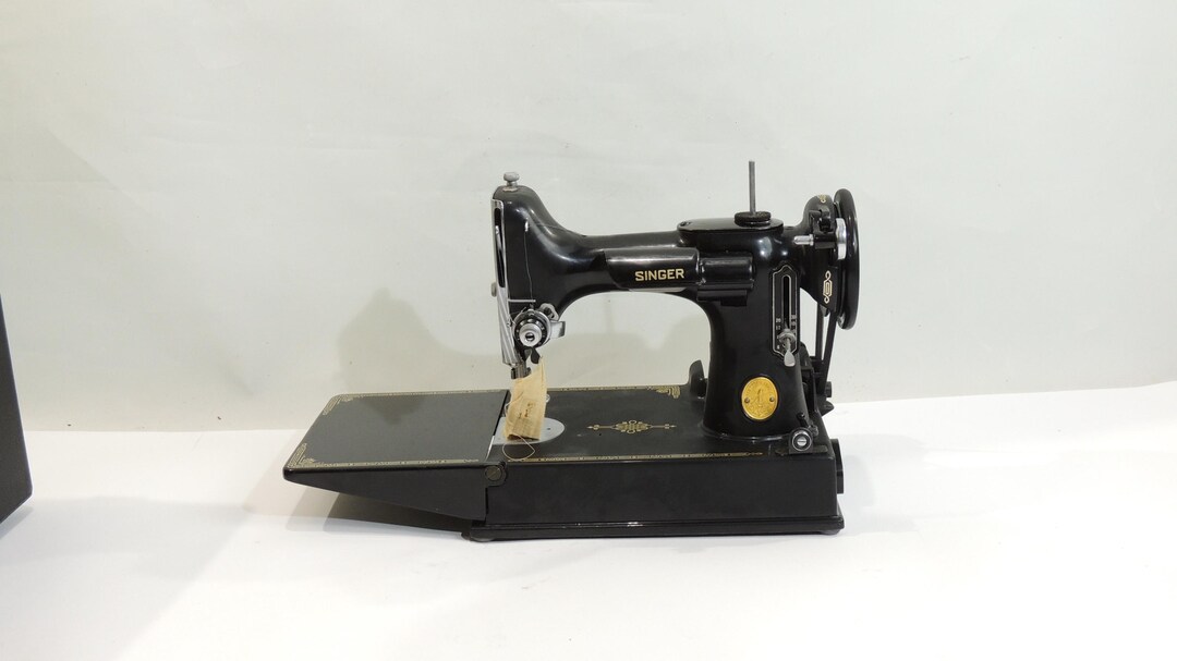 Singer Featherweights Sewing Machine/ Vintage 221-1/ Feather Weight ...