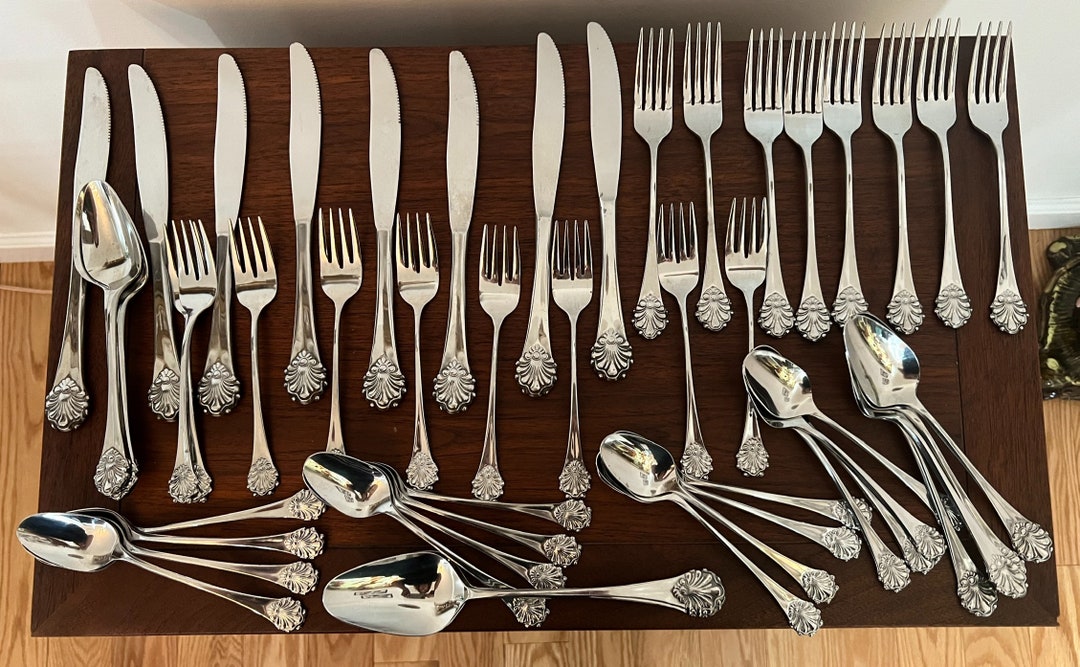 Supreme Cutlery Stainless Steel Japan Shell Pattern Service for 8 Plus ...