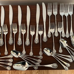 Supreme Cutlery Stainless Steel Japan Shell Pattern Service for 8 Plus ...