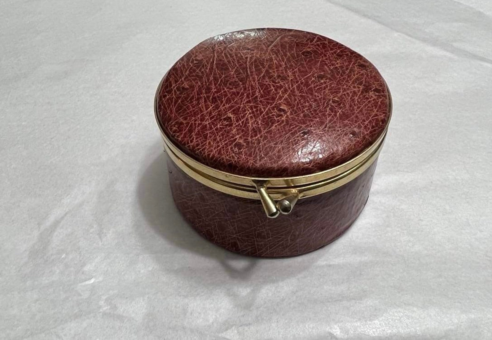 Vintage Round Trinket Box With Lid Kiss Lock Leather Covered - Etsy