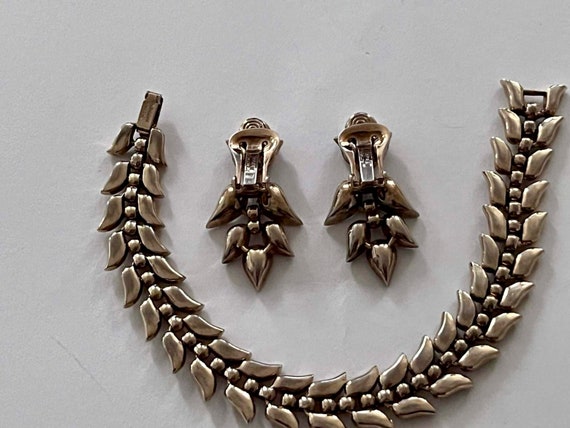 Vintage Trifari PAT. PEND. crown logo gold bracelet w… - Gem