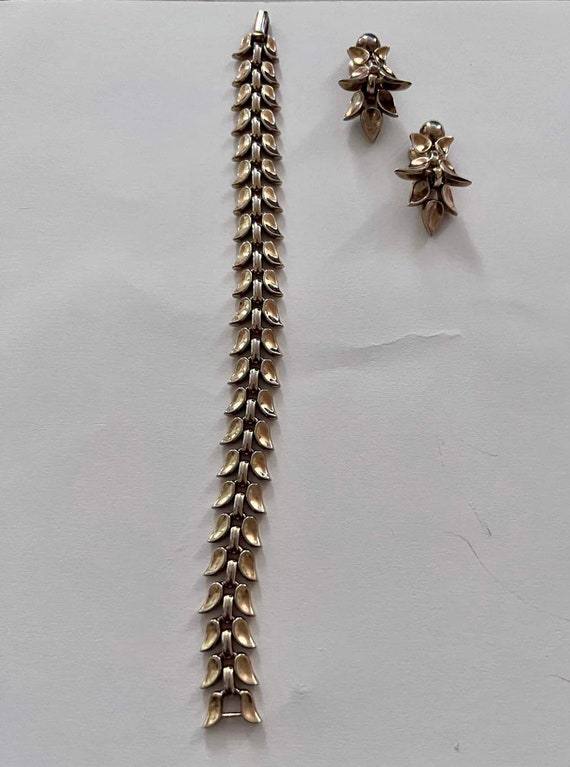 Vintage Trifari PAT. PEND. crown logo gold bracelet w… - Gem