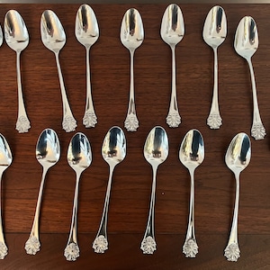 Supreme Cutlery Stainless Steel Japan Shell Pattern Service for 8 Plus ...