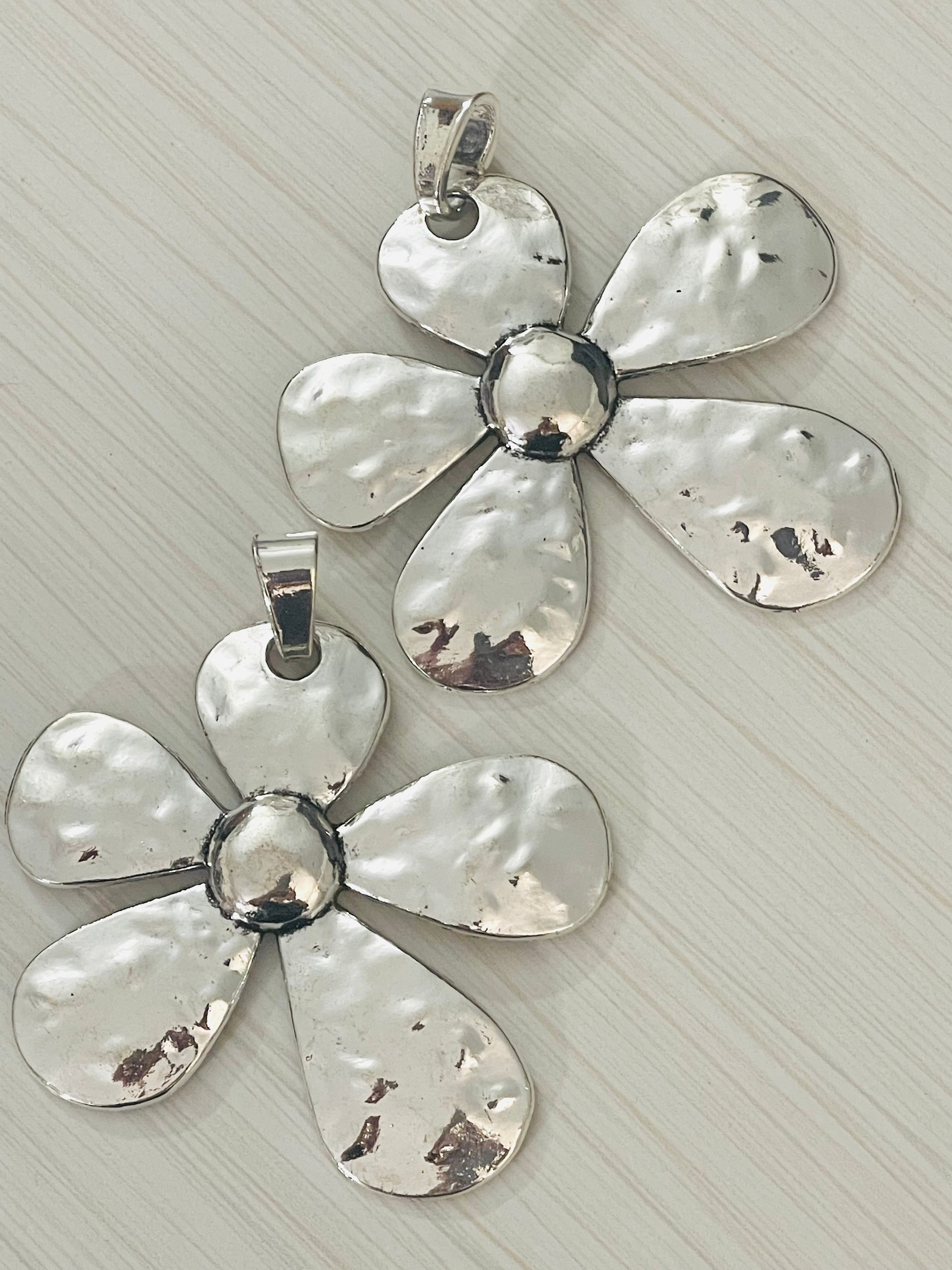 1 Extra Large Silver Flower Pendant Daisy Antique Style - Etsy