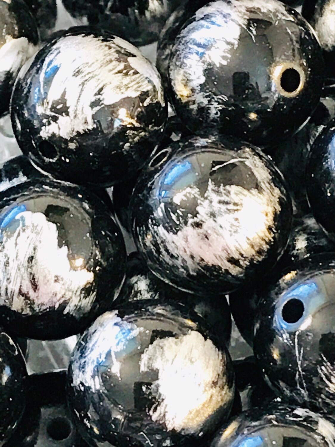 Set of 10 - 15mm Round Black and Silver Spray Painted Acrylic Beads ...