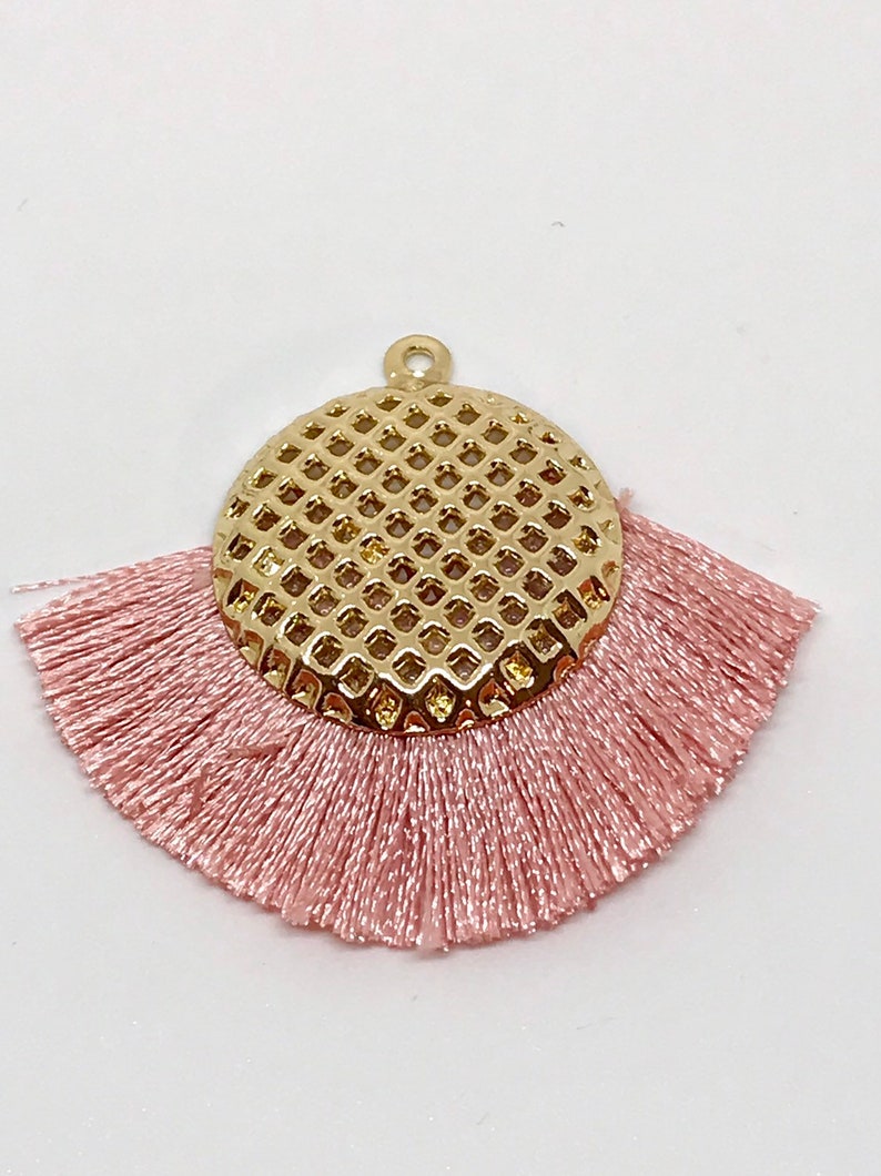 Beautiful fan shaped tassel round center waffle design | Etsy